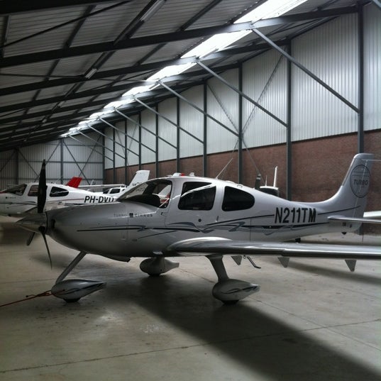 Kempen Airport (EHBD) - Airport in Budel
