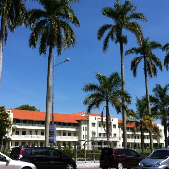 Penang Chinese Girls' (N.T.) High School 檳華女子中學 - 6 tips from 2397 visitors