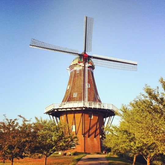 Windmill Island Garden - Garden