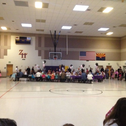 Zuni Hills Elementary School - Elementary School in Sun City