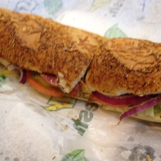 SUBWAY - Sandwich Spot in Islandia