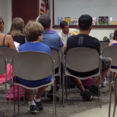 Chicago Public Library - Edgebrook - Chicago, IL