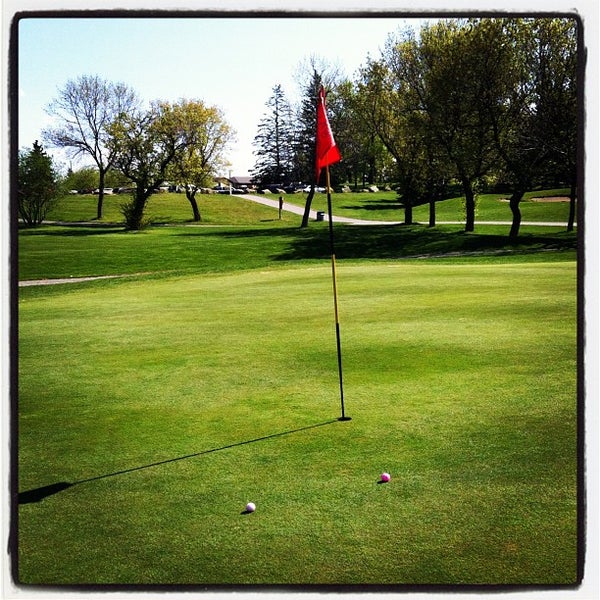 Shaganappi Golf Course - Shaganappi - 5 tips from 209 visitors