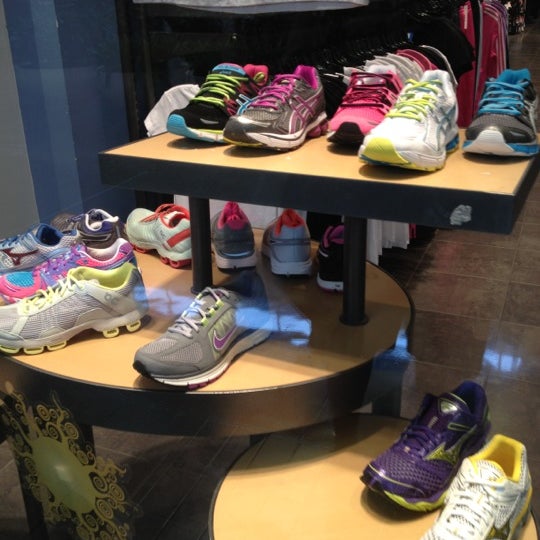 Lady Foot Locker - 8687 N Central Expy