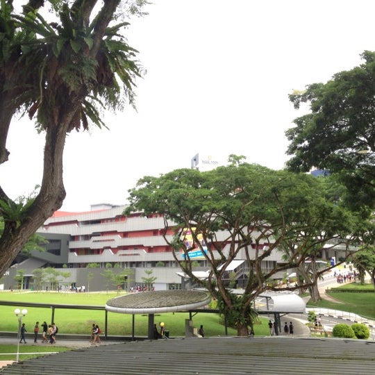 Photos at Lien Ying Chow Library 连瀛洲图书馆 - Bukit Timah - 22 tips from ...
