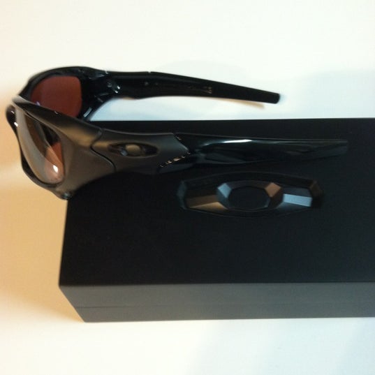 Oakley - Retail in Galleria