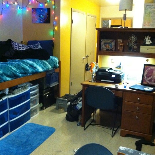 Austin Hall - 401 W Kennedy Blvd