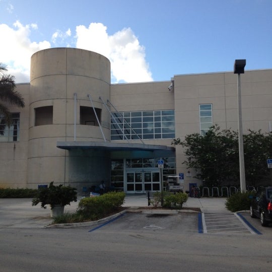 South Regional/Broward College Library - College Library in North Perry ...
