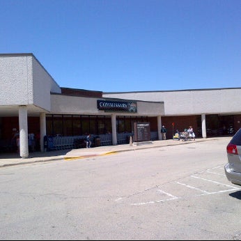 Great Lakes NS Commissary - Grocery Store
