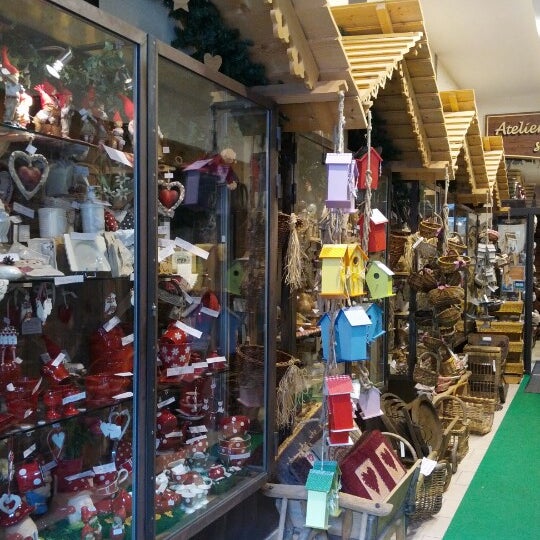 Atelier Catelles et Bois - Arts and Crafts Store in Chamonix