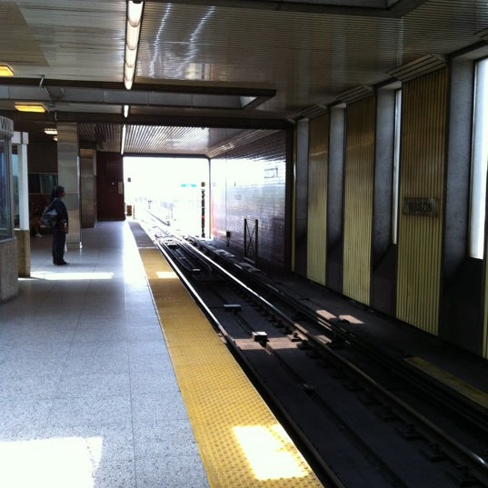 Wilson Subway Station - Clanton Park - 12 tips