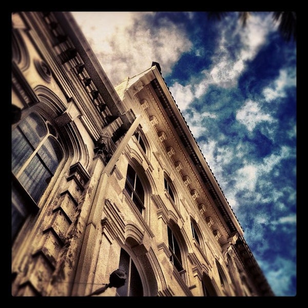 Place St. Charles - Building in New Orleans