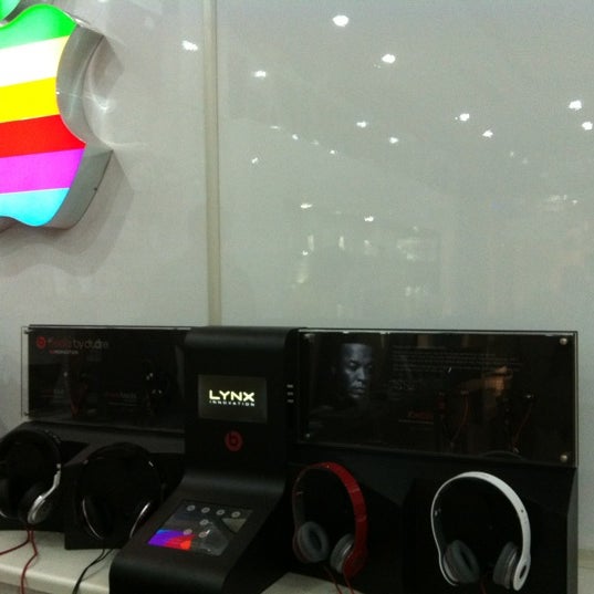 Iran Apple Market - Electronics Store in Tehran