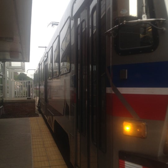 RTA Shaker Square Rapid Station - Light Rail Station in Buckeye - Shaker