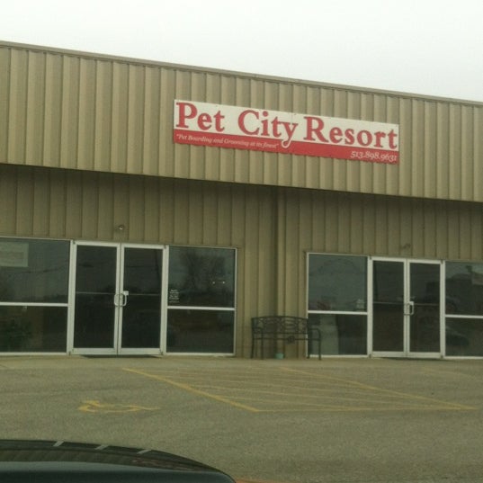 Pet City Resort - Pet Supplies Store in West Chester