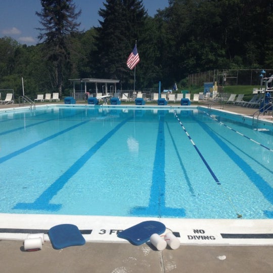 Valley Brook Pool and Tennis Club - Calender Rd