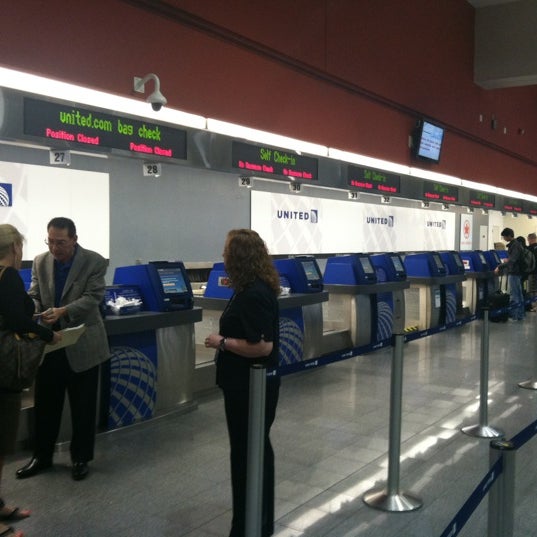 United Airport Ticket Counter