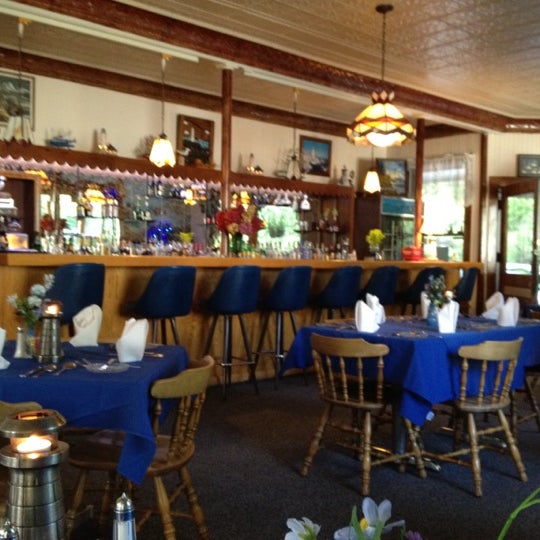 Lighthouse Inn & Restaurant - 12 Main St