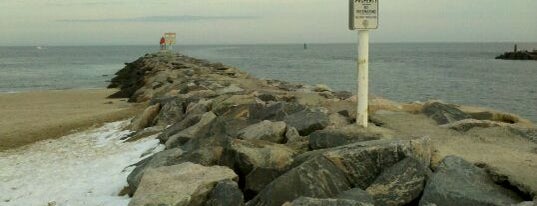 The 15 Best Places for Surfing in Virginia Beach