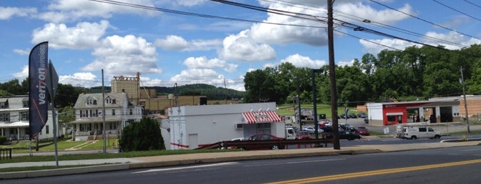 Guide to Sinking Spring's best spots