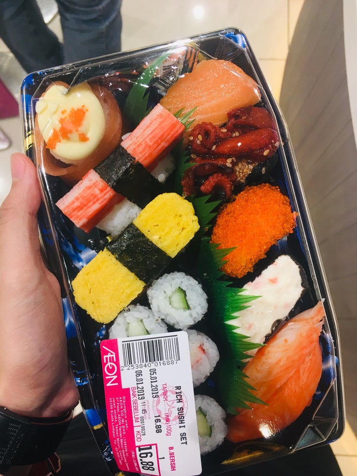 Aeon still selling sushi set?