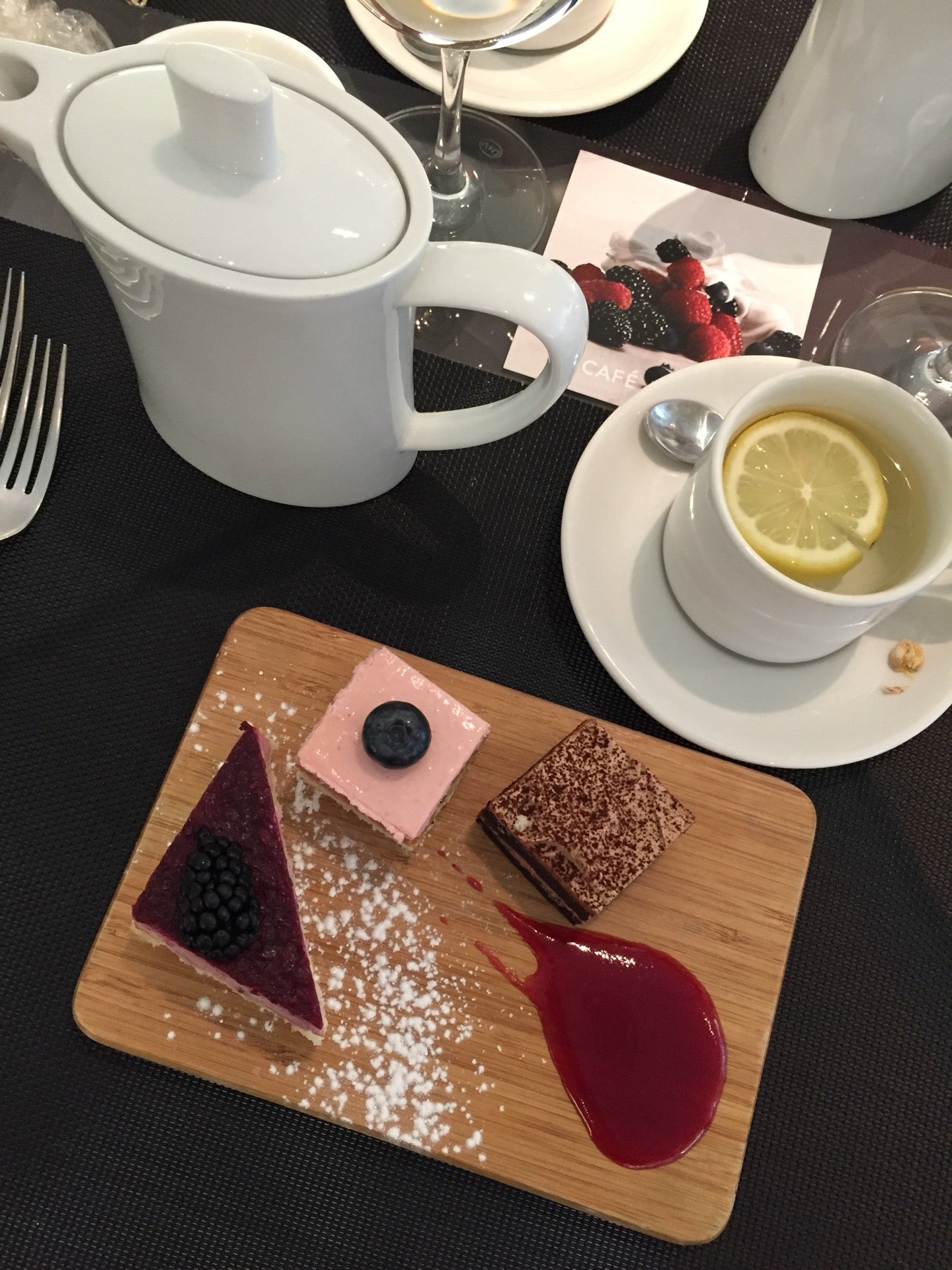 Café Holt - 1300, rue Sherbrooke Ouest - Montréal