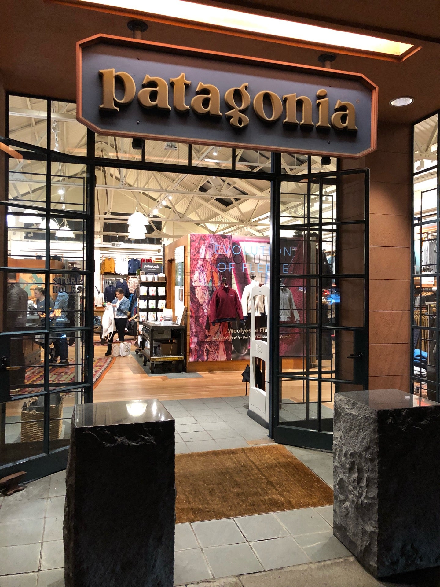 Patagonia - 770 North Point - San Francisco