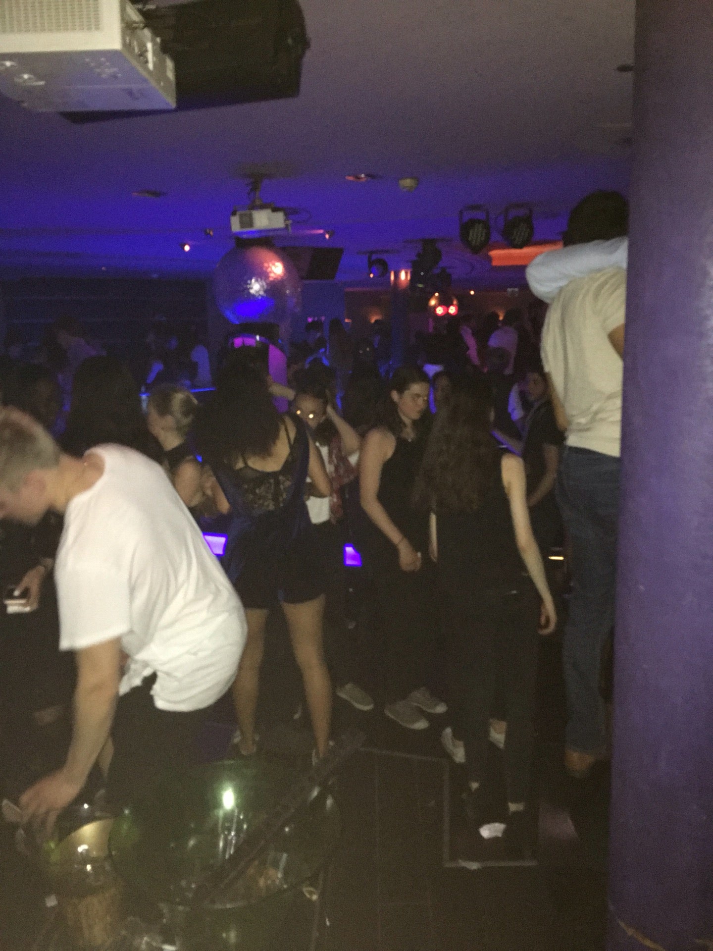 Java Club - Quai du Mont-Blanc 19 - Genève