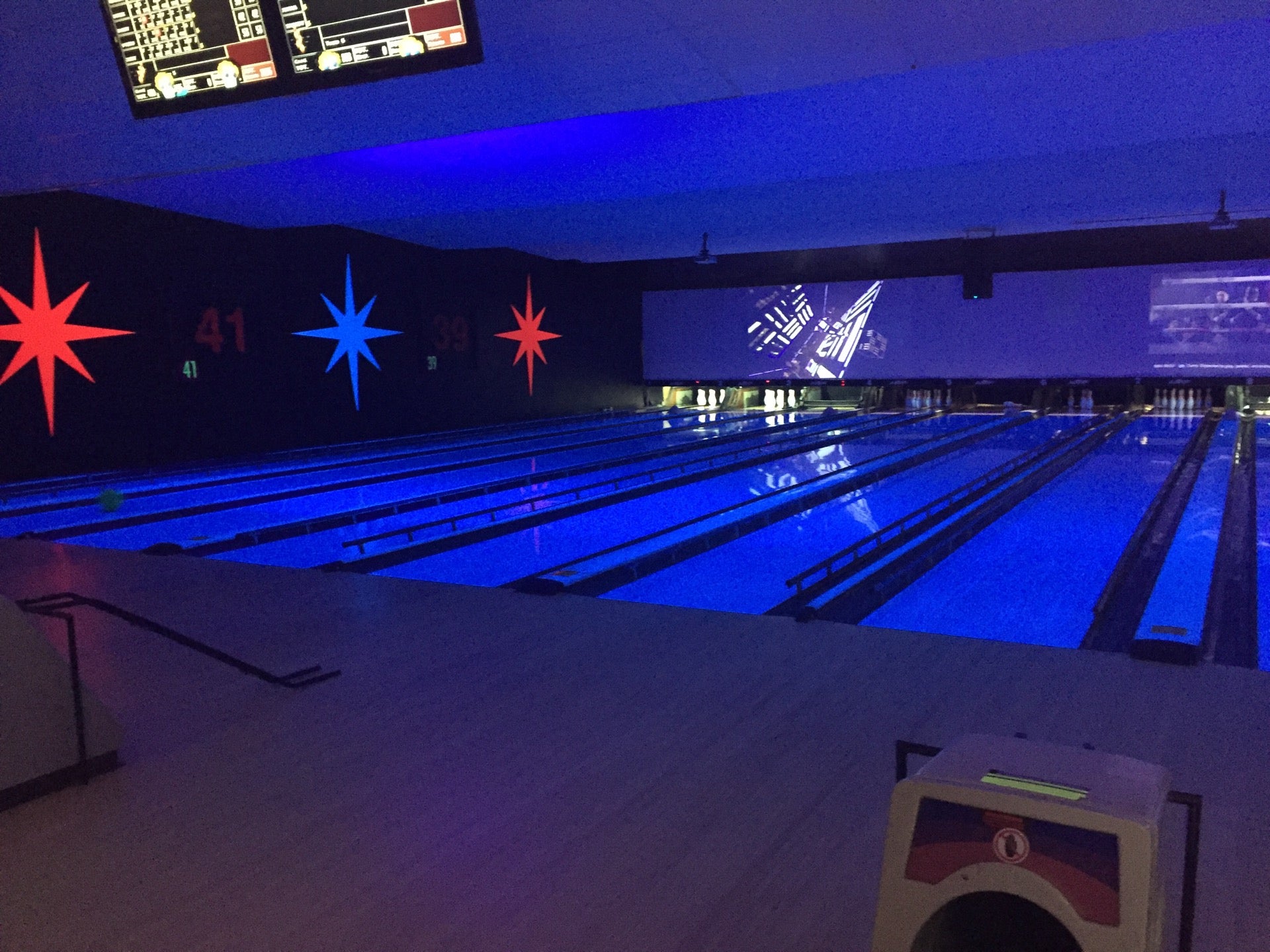 Bowlero Queens - 69-10 34th Avenue - Woodside