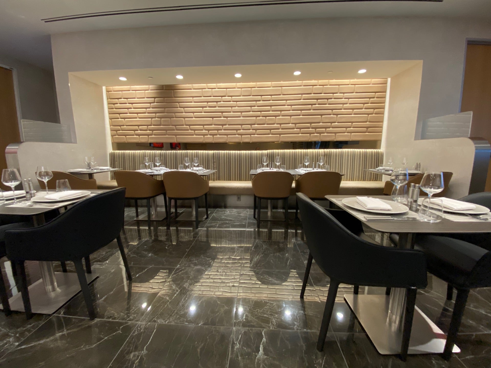 American Airlines Flagship Dining at DFW
