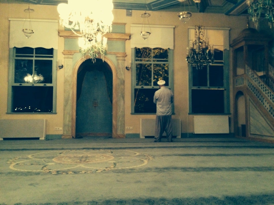 Yahya Efendi Camii - Yıldız Mh. Yahya Efendi Sk. - Beşiktaş