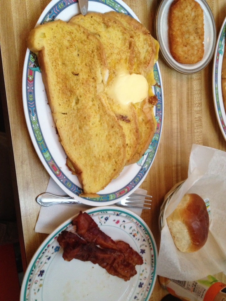 Kanemitsu Bakery - 79 Ala Malama St. - Kaunakakai