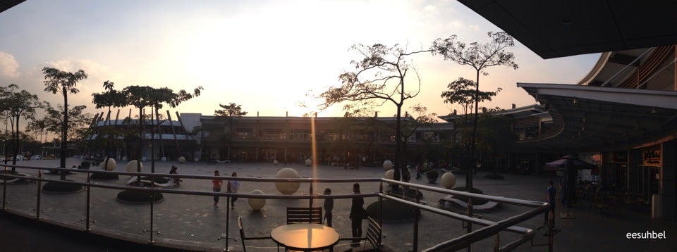 U.P.-AyalaLand TechnoHub - Commonwealth Ave, Diliman - Quezon City