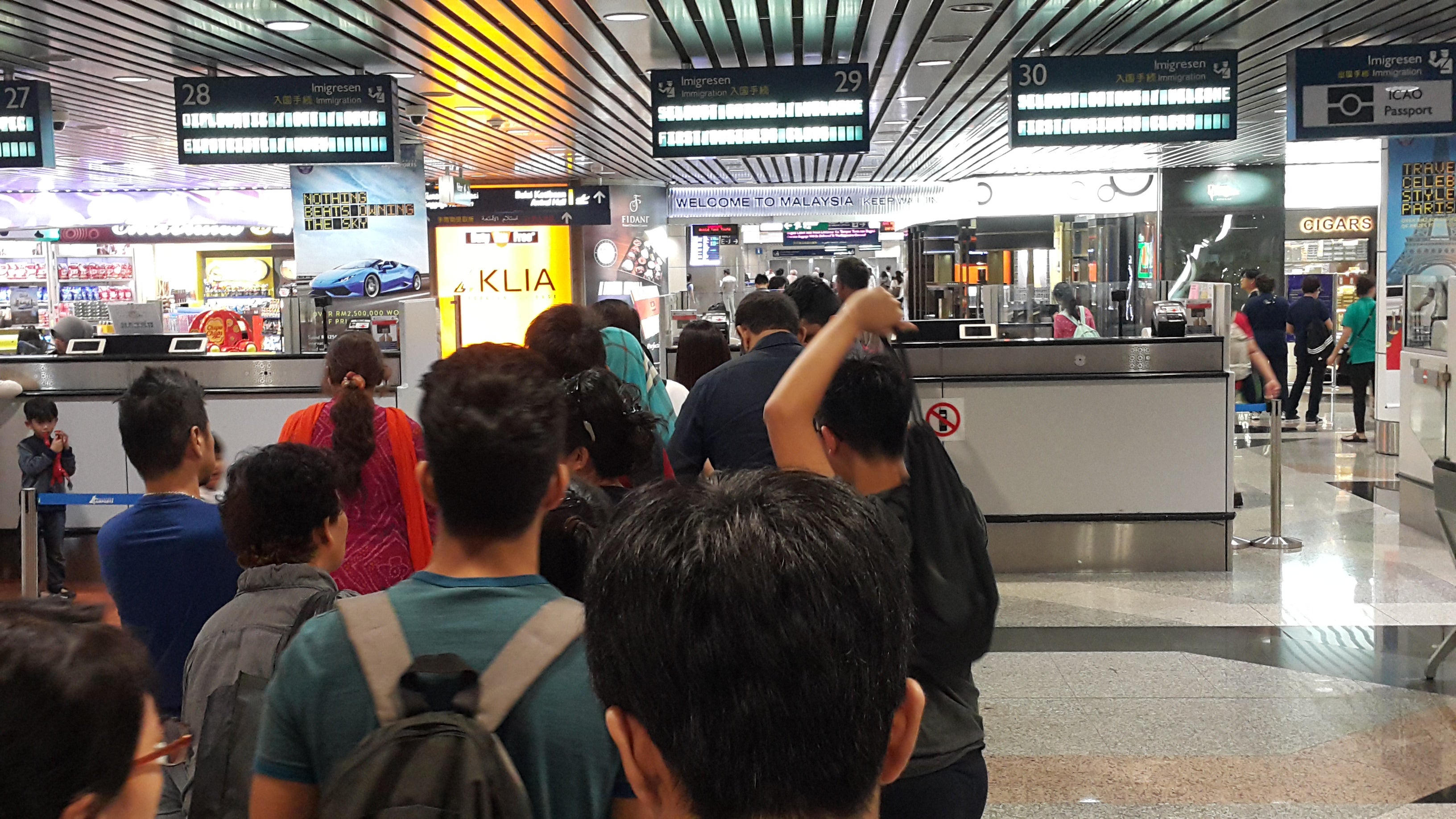 KLIA Immigration Line - Kuala Lumpur International Airport (KUL) - Sepang