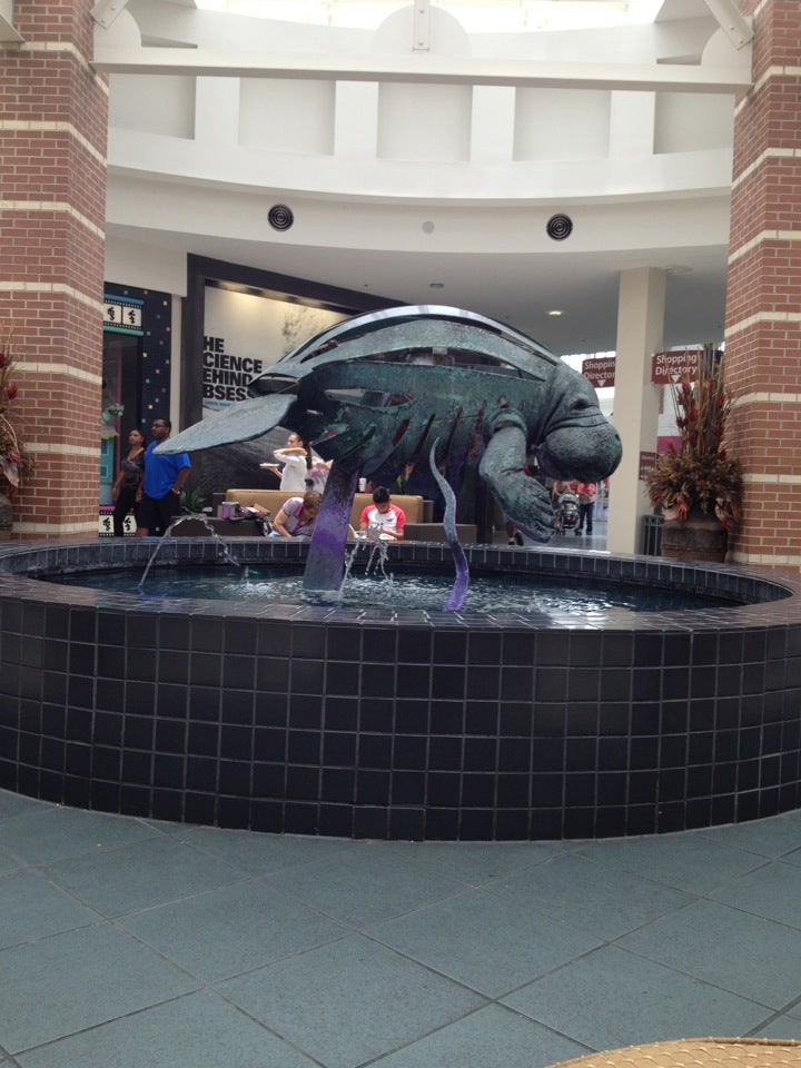 Trying to remember some animatronics from a mall in Miami : r ...